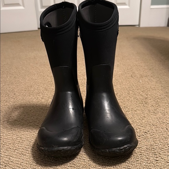 Bogs | Shoes | Bogs Youth Black Solid Boots Size 6 | Poshmark